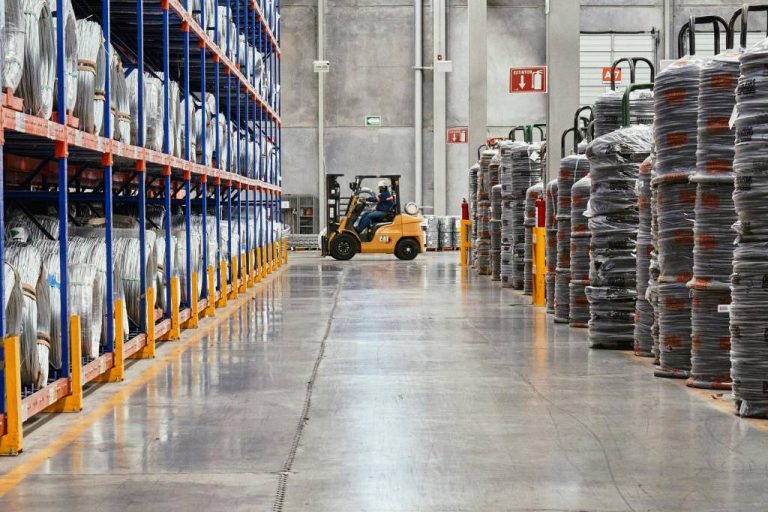 Indicateurs logistique : les KPI essentiels pour piloter la performance ...